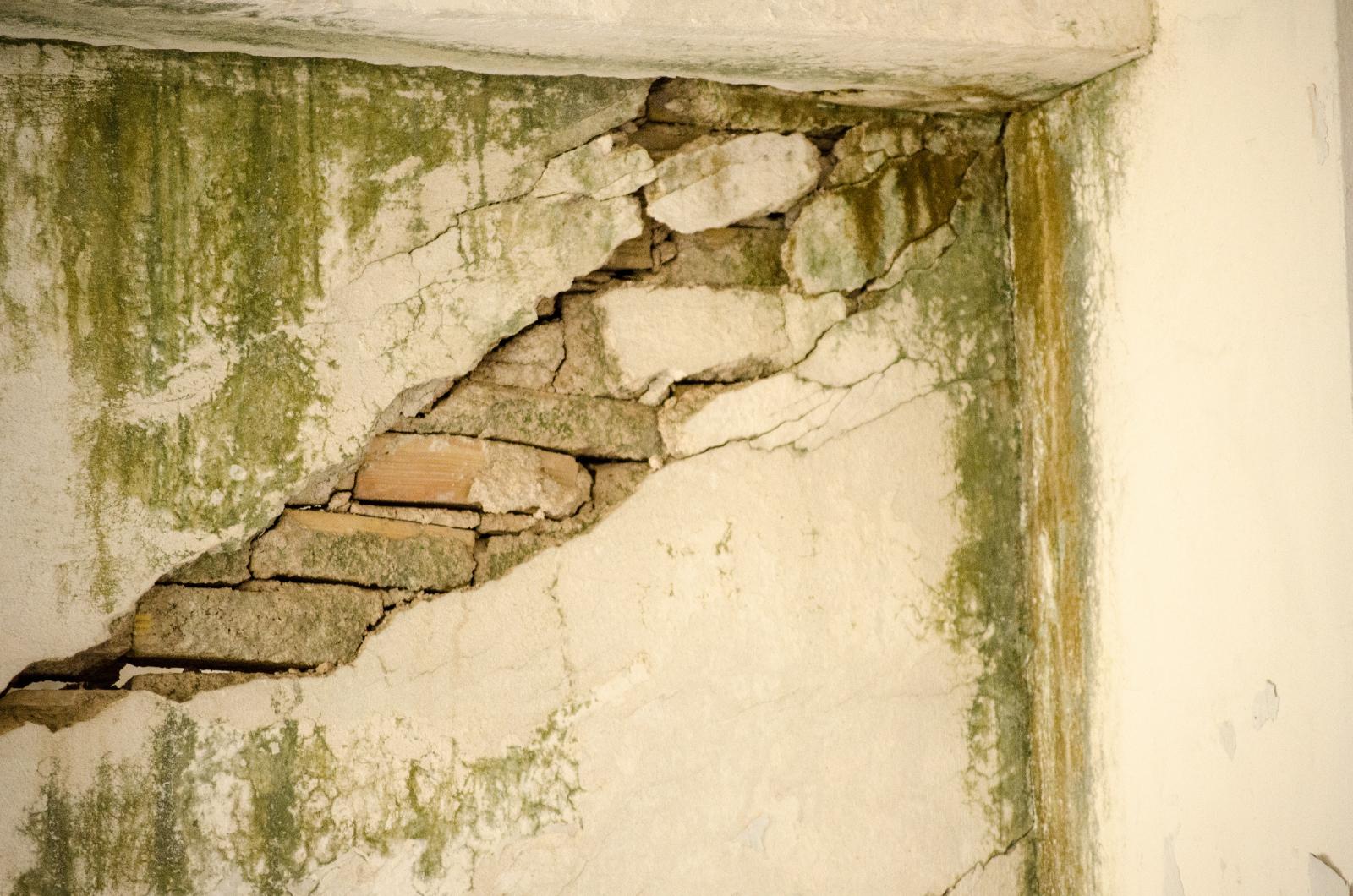 Experts' Guide to Restoring Water Damage After a Fire | Best Cleanup